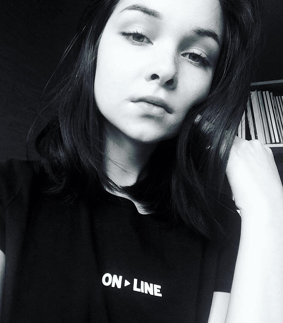 Katya Lischina | Scrolller