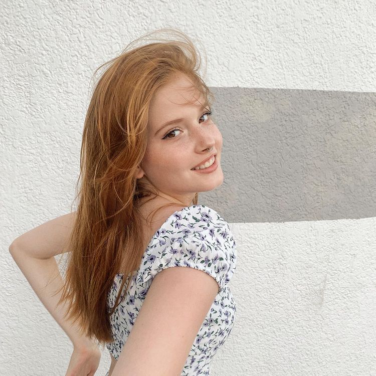 Katya Sitak | Scrolller