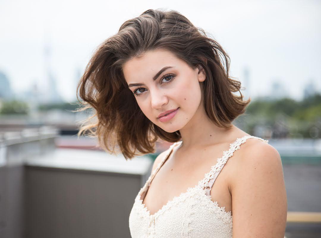 Keara Graves (Singer and Actress) | Scrolller