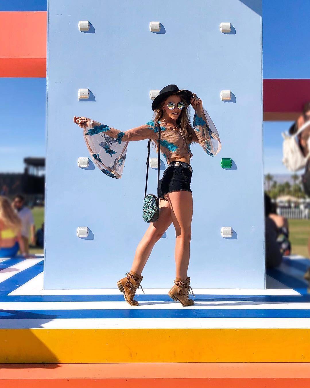 Keeping the good vibes alive | Scrolller