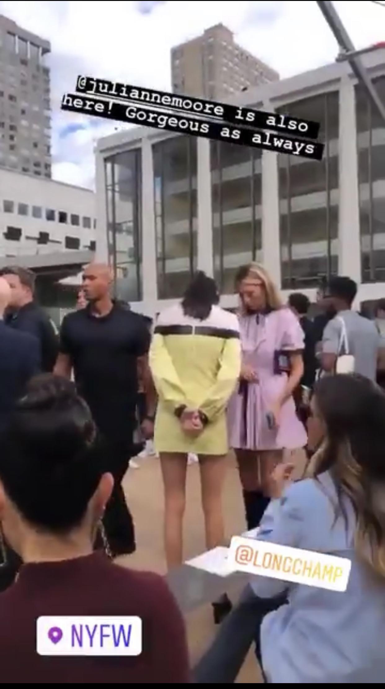 Kendall Jenner Behind View Scrolller