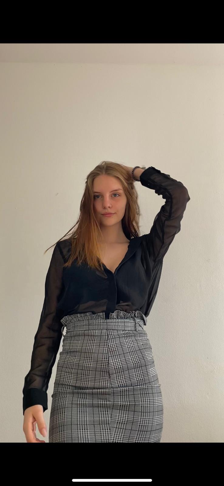 Kennt wer eine Leonie M. aus Sachsen Anhalt wenn ja kommt pn ihr bekommt nudes | Scrolller