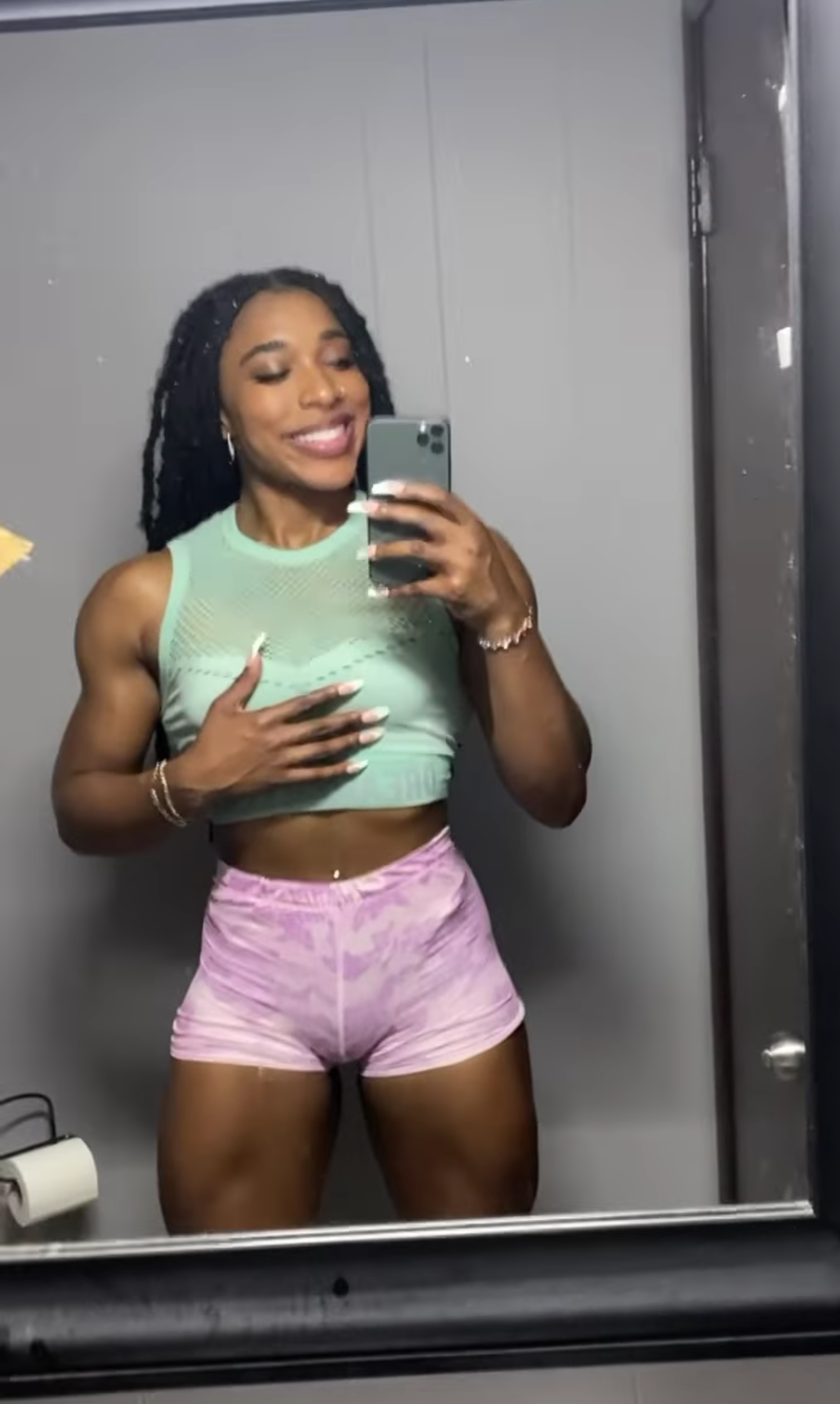 Kiara Phillips | Scrolller