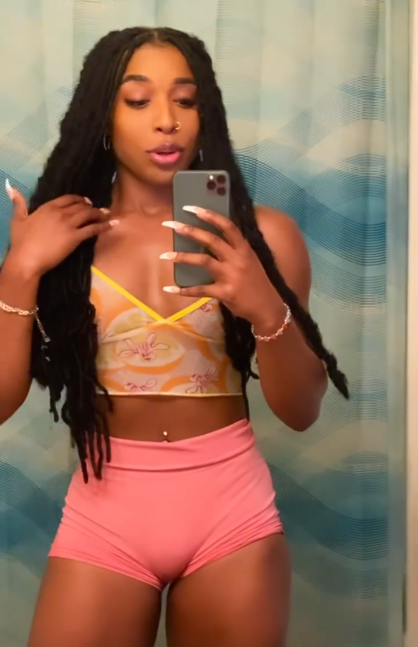 Kiara Phillips | Scrolller