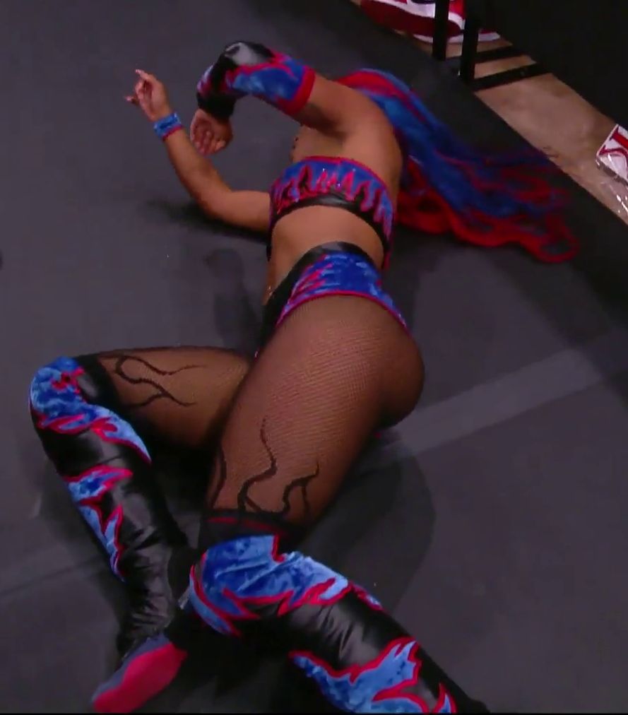 Kiera Hogan | Scrolller