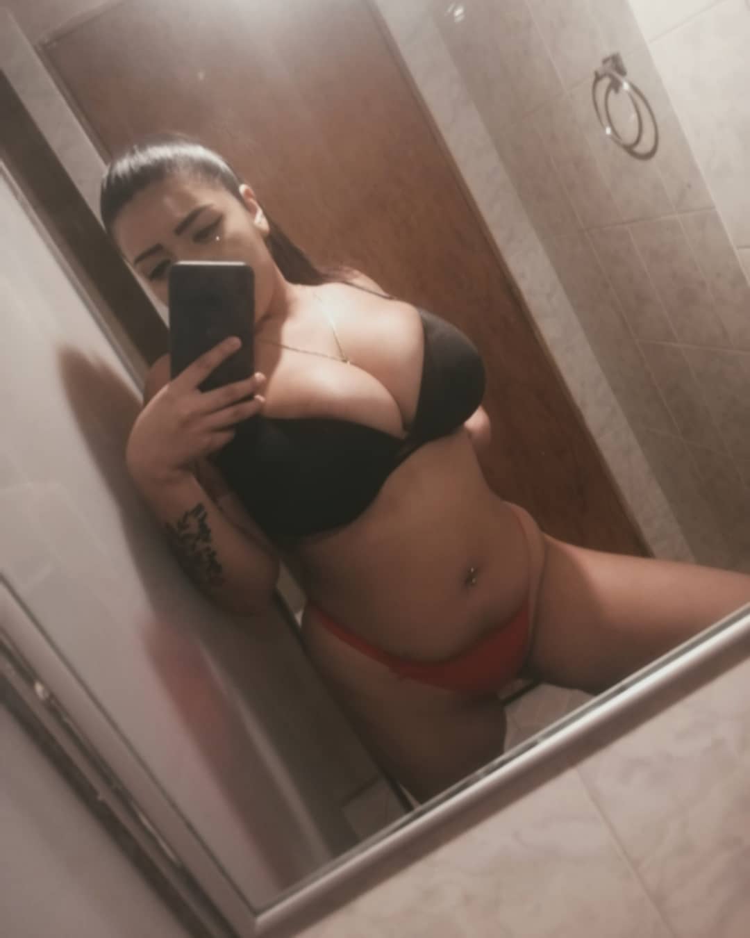 Kimberly tetona | Scrolller