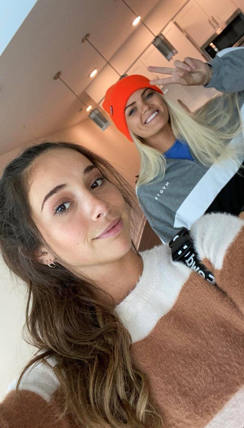 Kira and Nellie Cronen | Scrolller