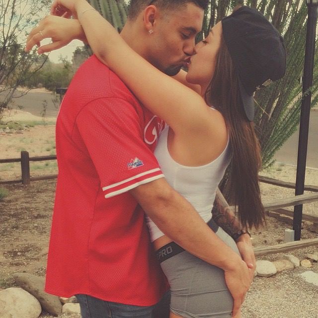 Kissing and grabbing | Scrolller