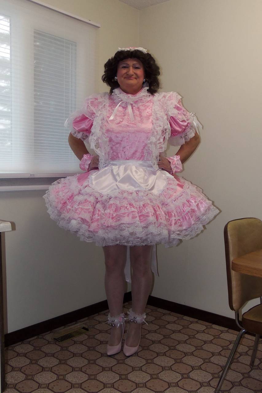 Kitchen Maid | Scrolller