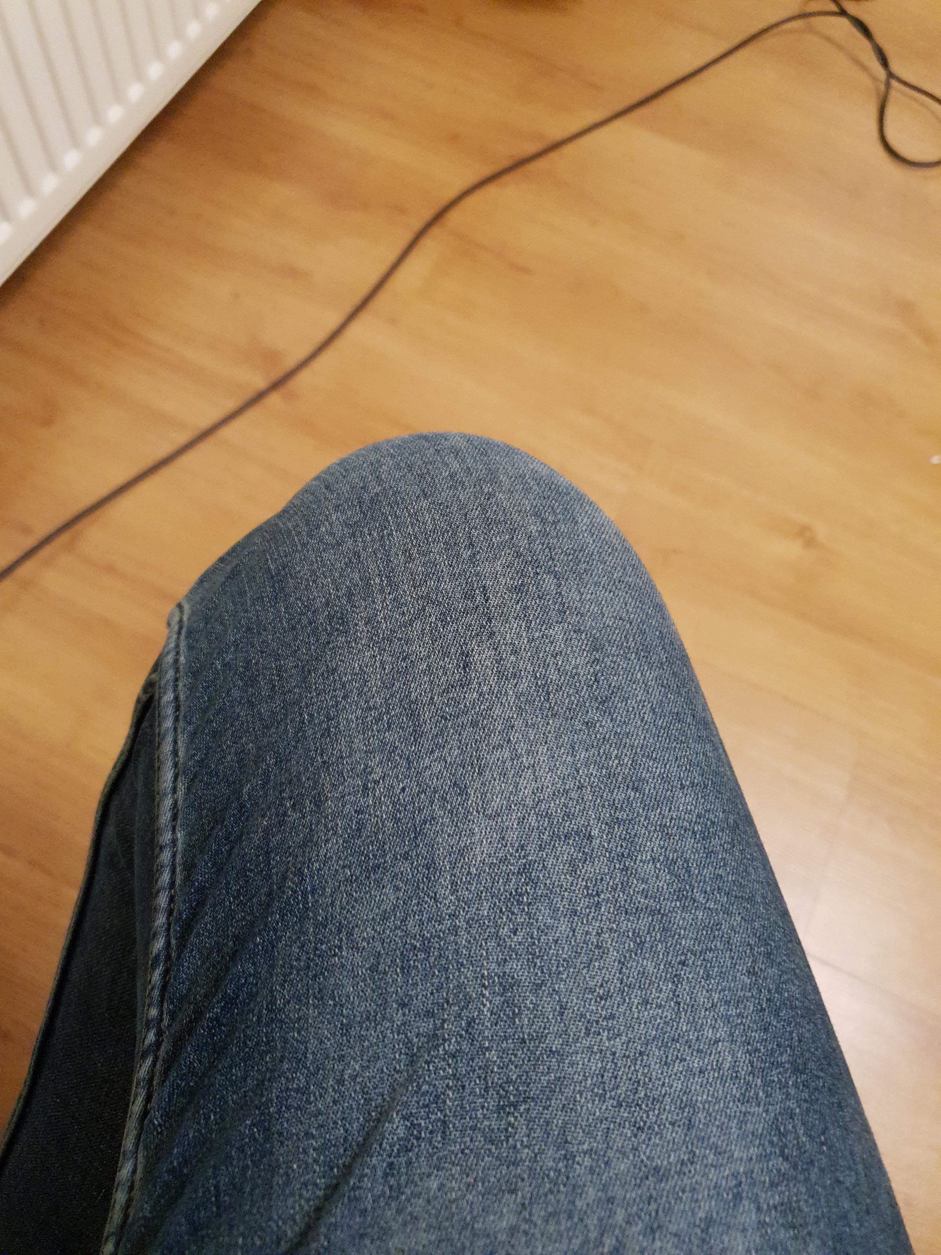 Knee reveal | Scrolller