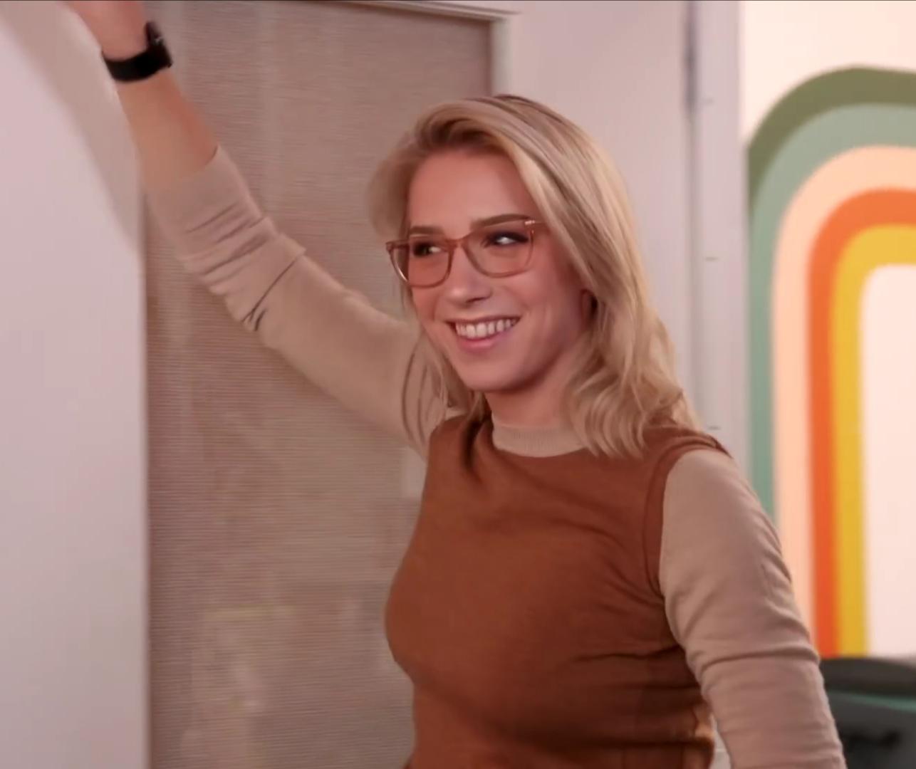 Knock knock | Scrolller