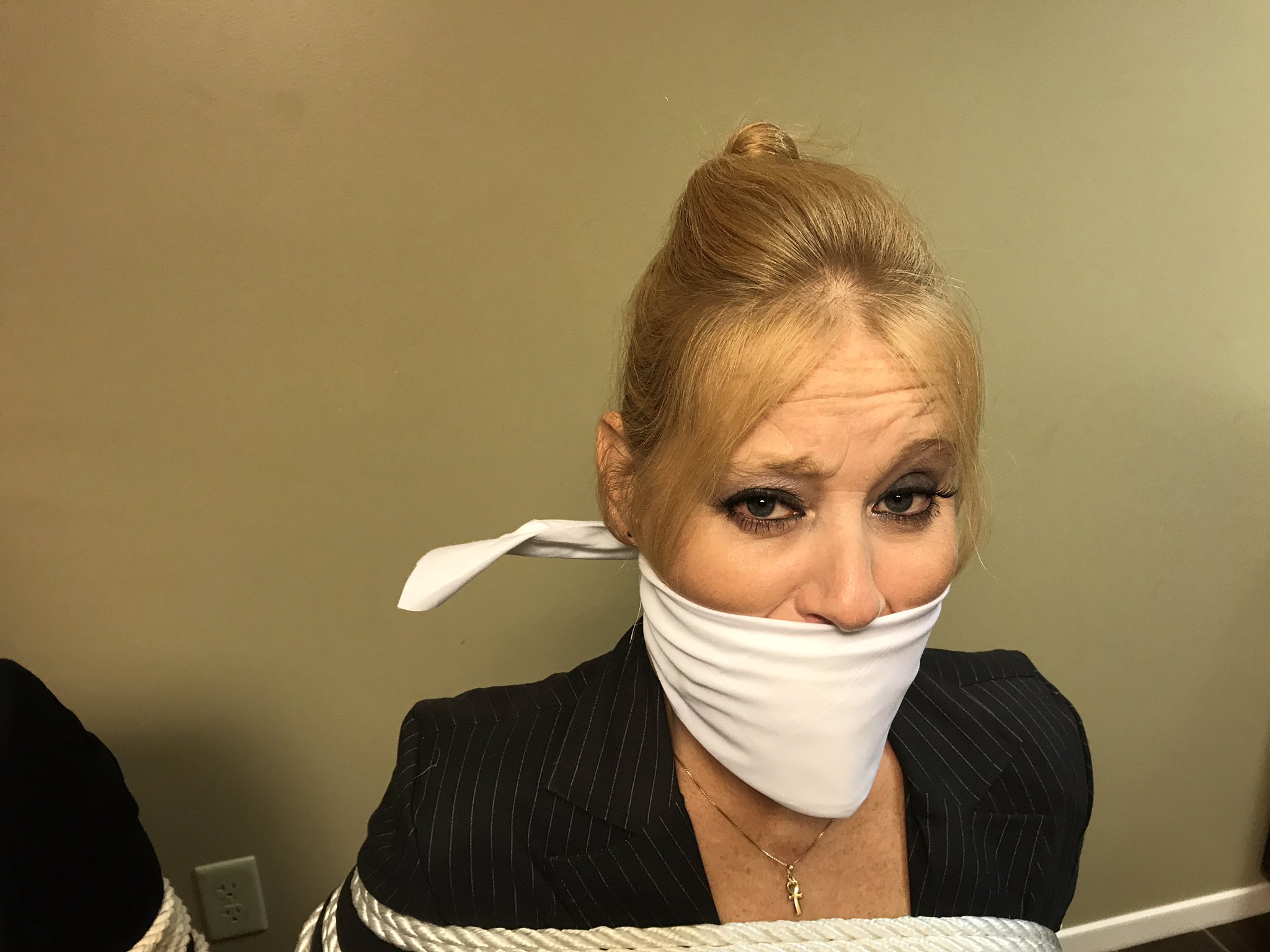 Knotty Damsels 5 | Scrolller