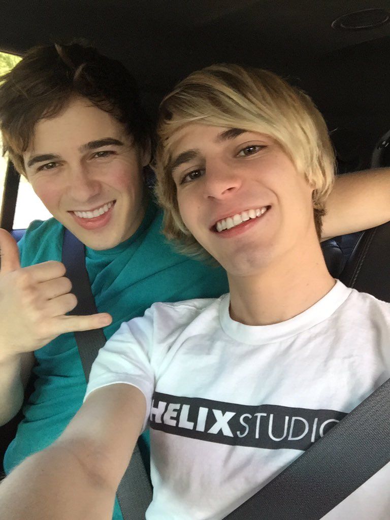 Kyle Ross & Justin Owen | Scrolller