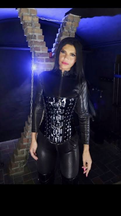 La Dominatrix Looking For A Submissive Sissy Slutslave Scrolller 2803