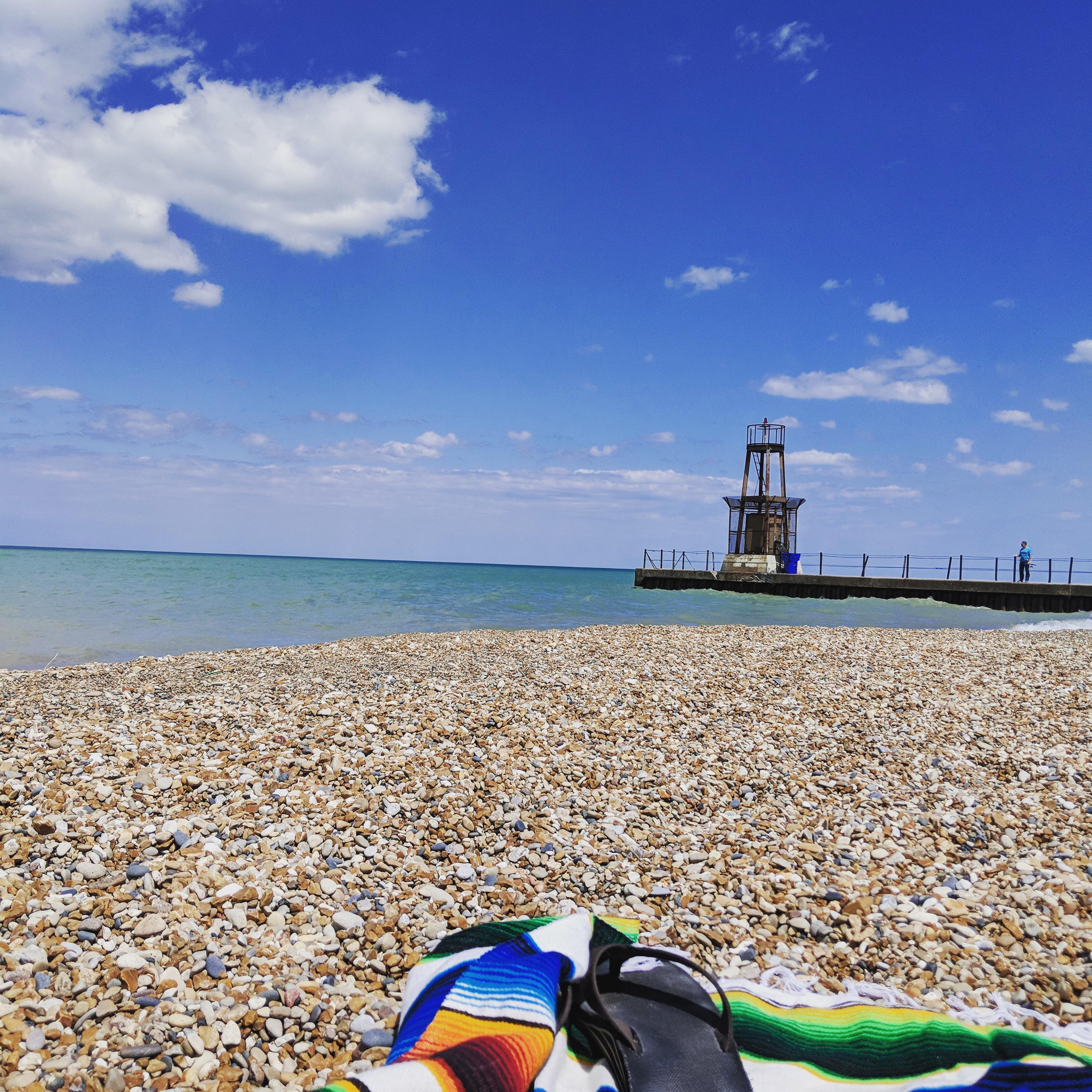 Lake Michigan, Pratt Beach, Chicago IL | Scrolller