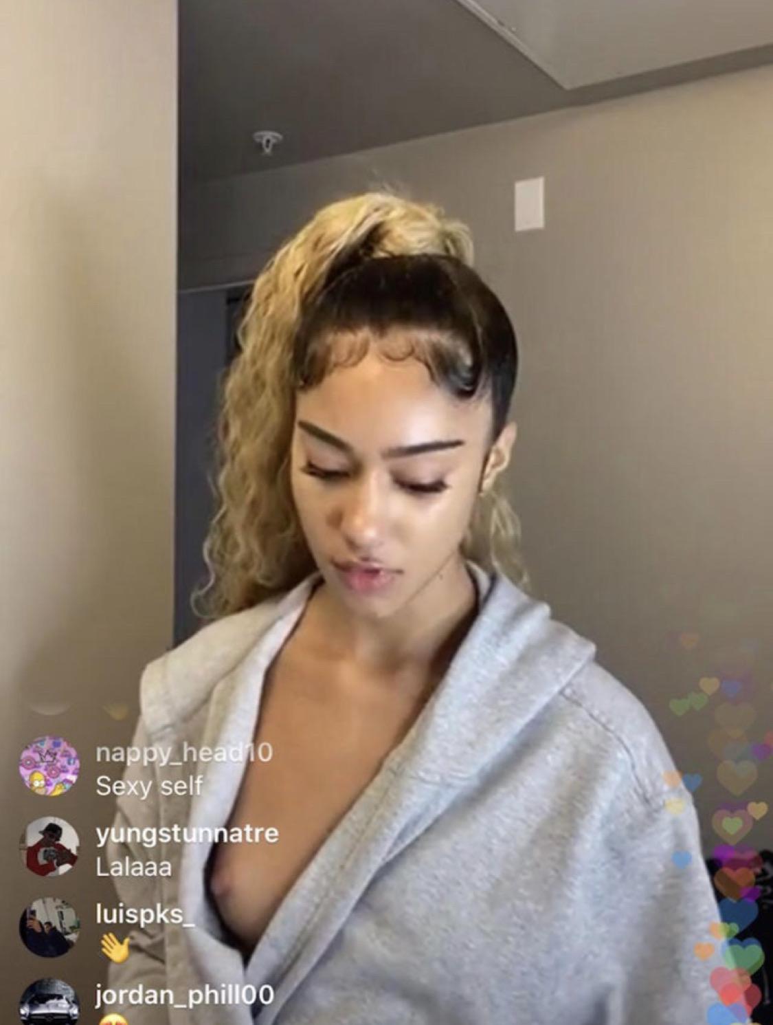 Lala nip slip on live | Scrolller