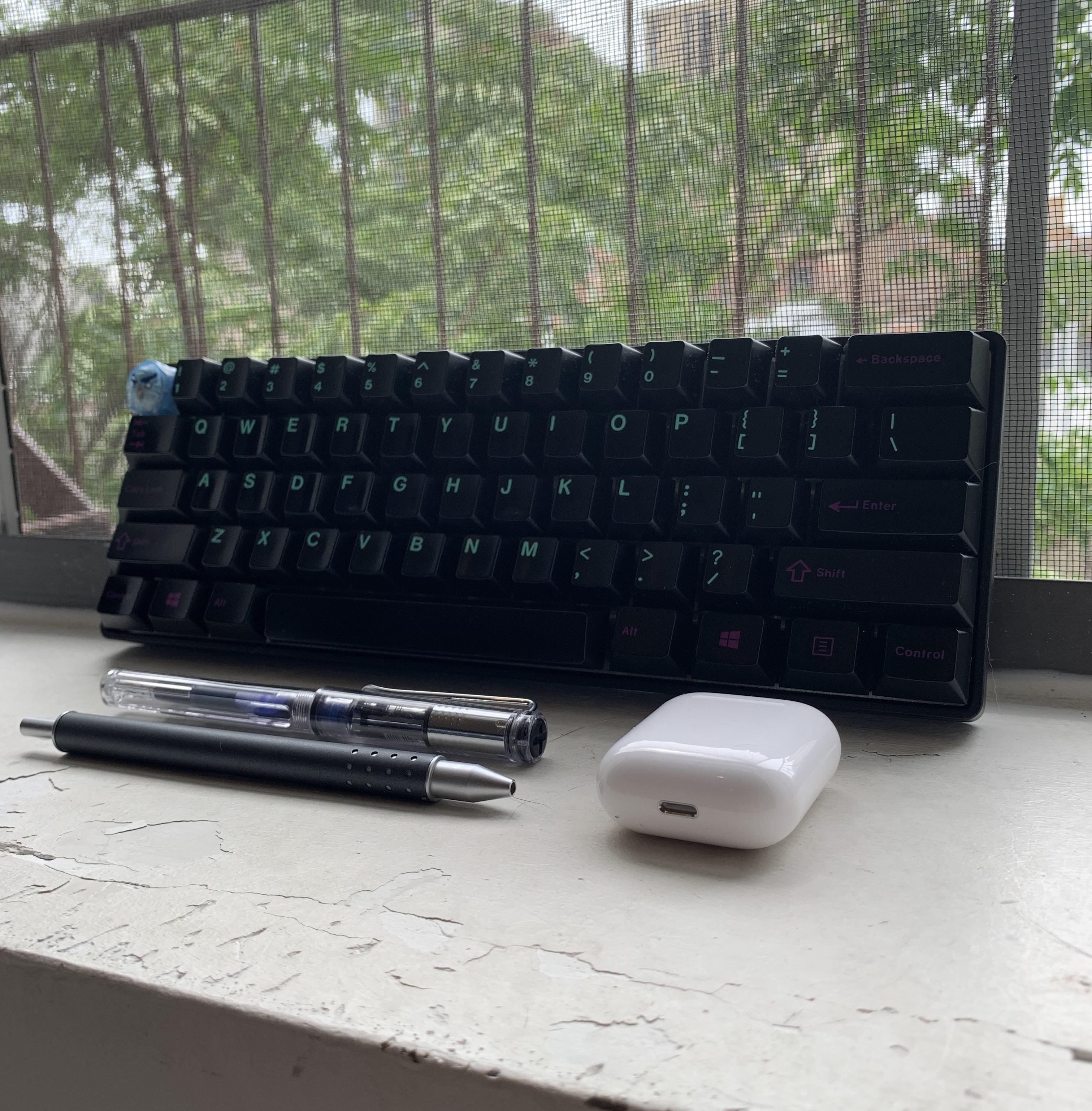 Lamy, GMK and Apple. | Scrolller