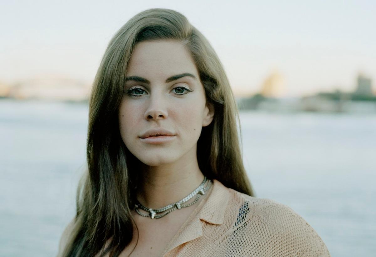 Lana photographed by Naomi Shon, 2011 | Scrolller