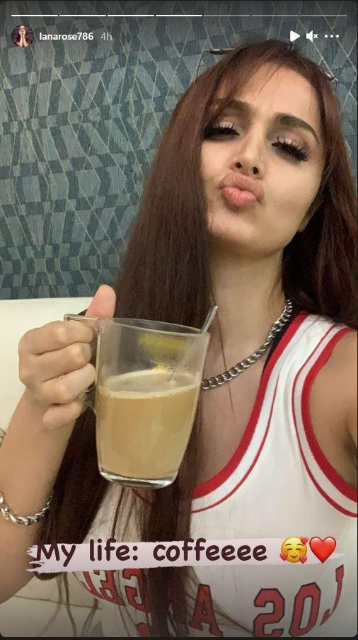 Lana's Kissy Face | Scrolller