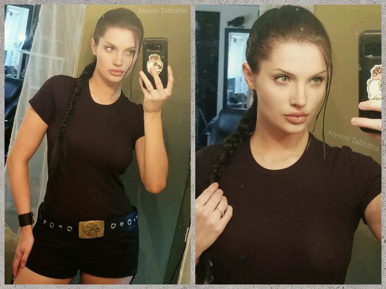Lara Croft Scrolller