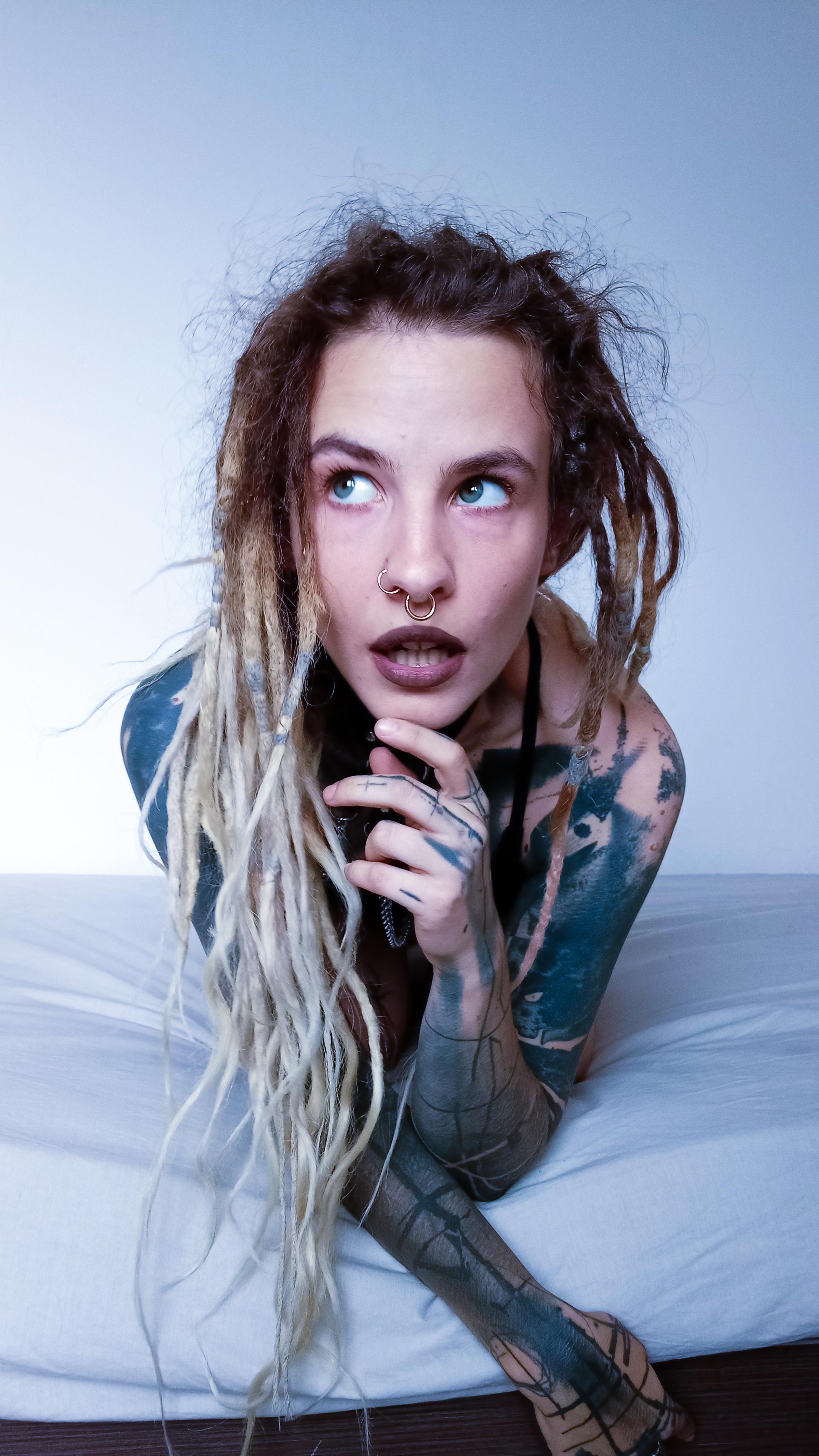 Lara Croft but make it dark | Scrolller