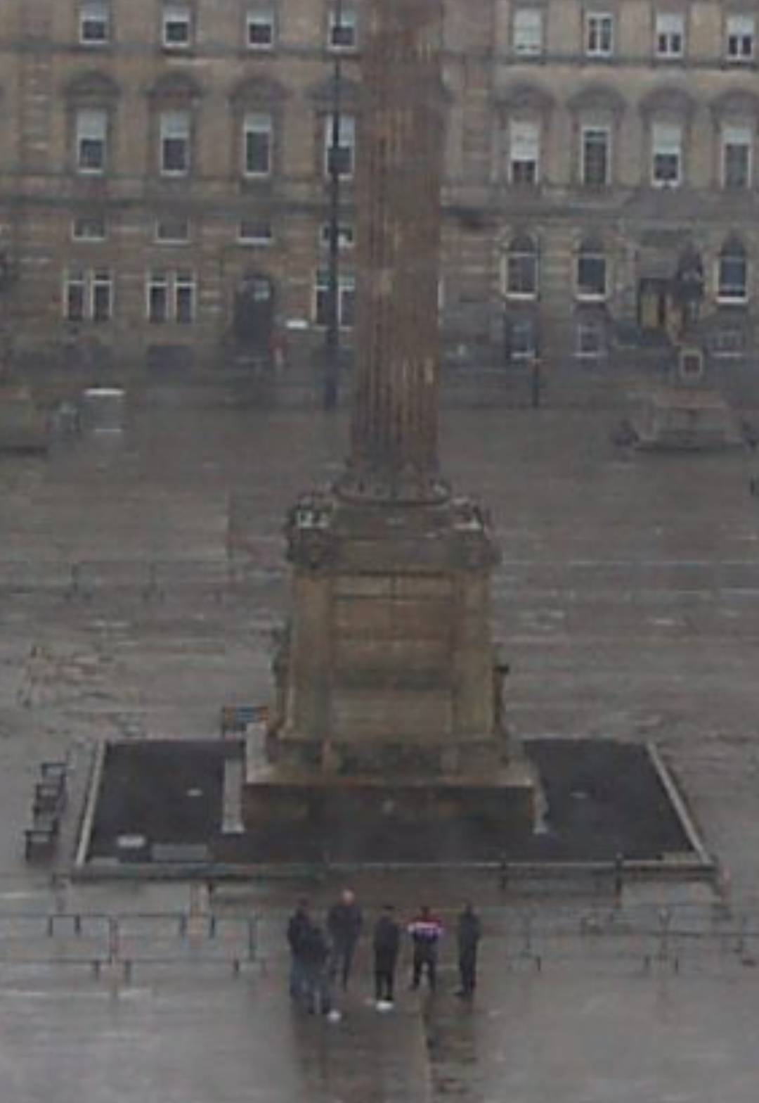 Large numbers defending the statues in George Square today | Scrolller