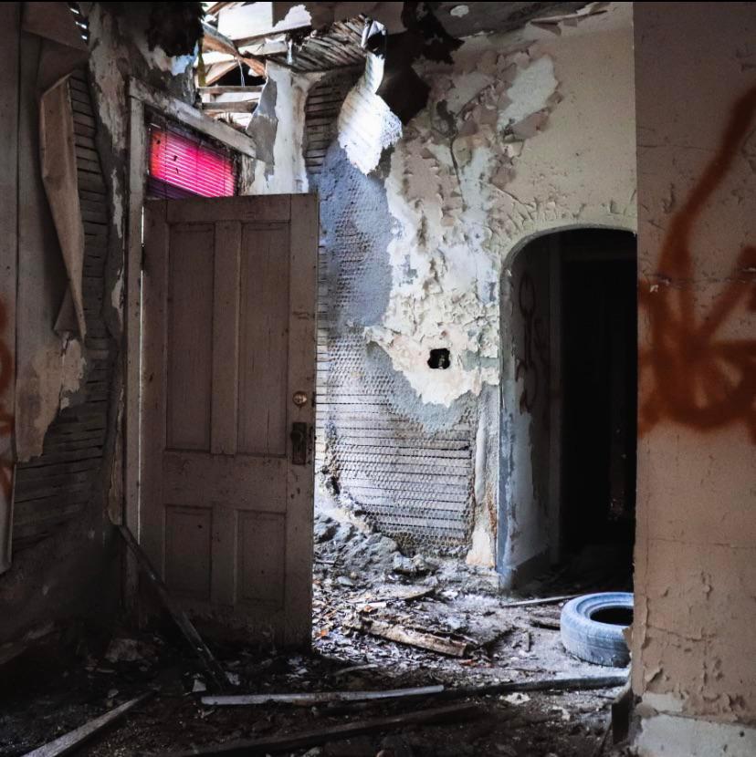 Late 1800s Ohio Farmhouse, almost completely destroyed. | Scrolller