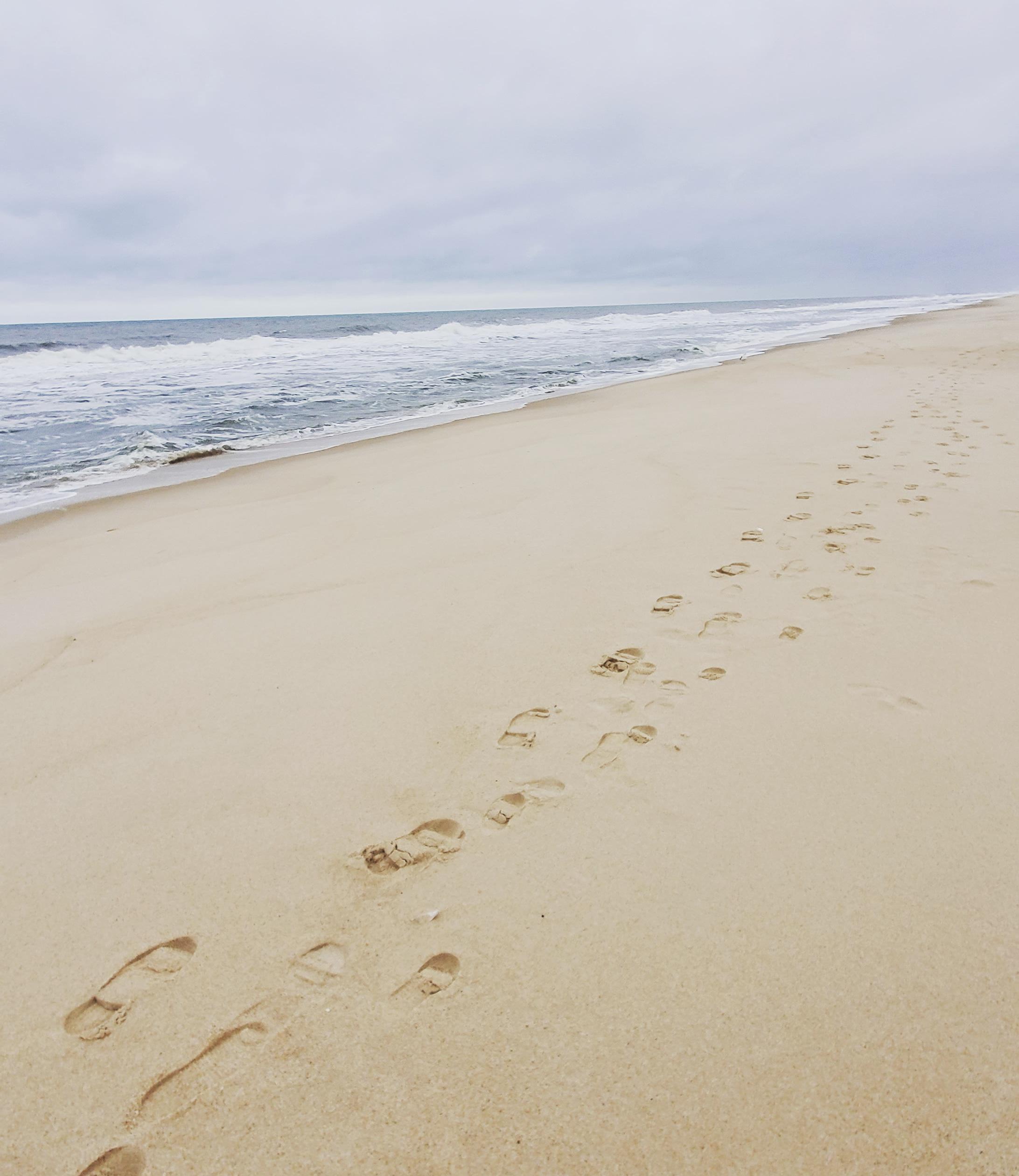 LEAD THE WAY, Main Beach, East Hampton, N.Y. 2184x 2581(OC) | Scrolller
