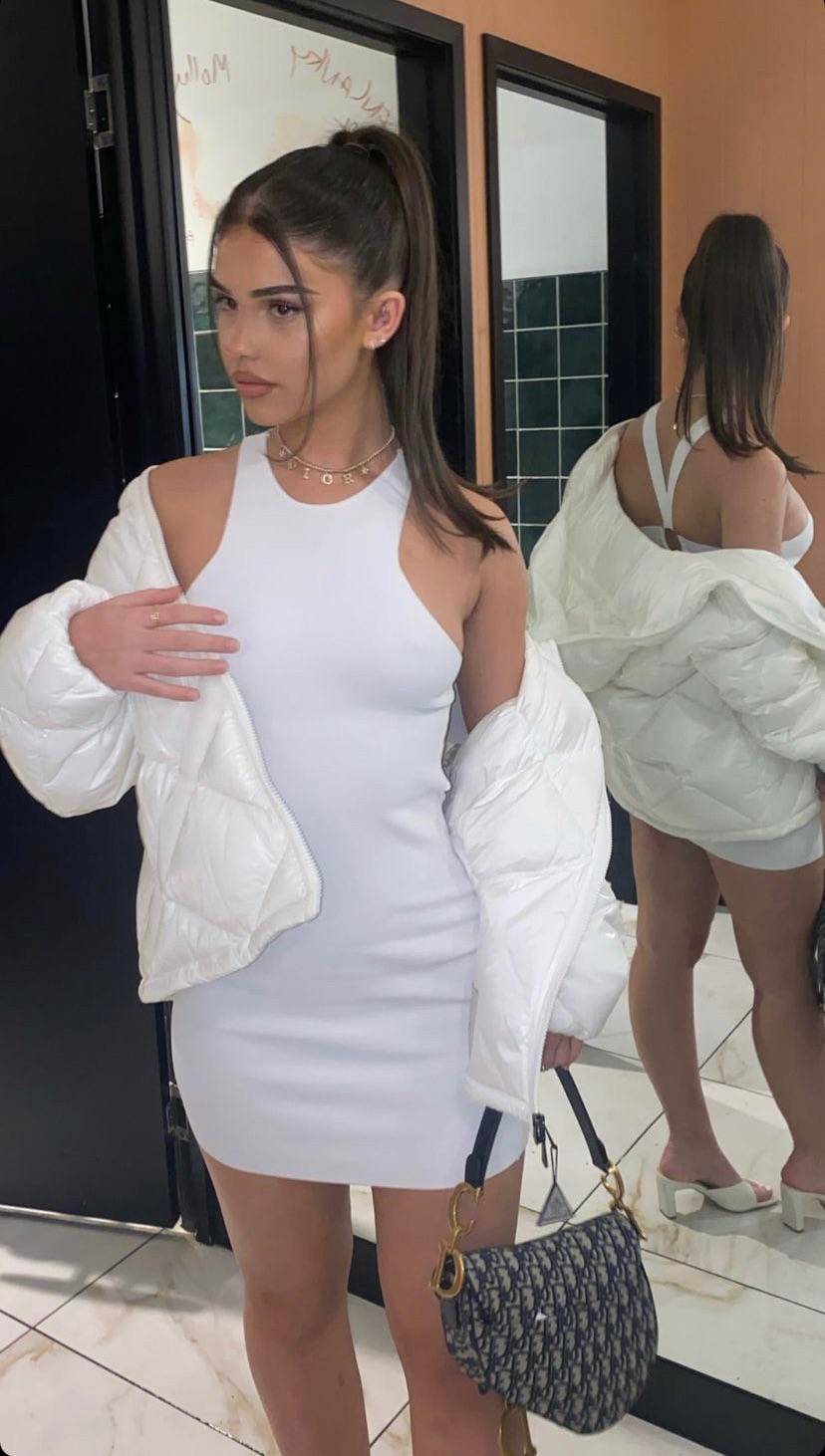 Leah Halton | Scrolller