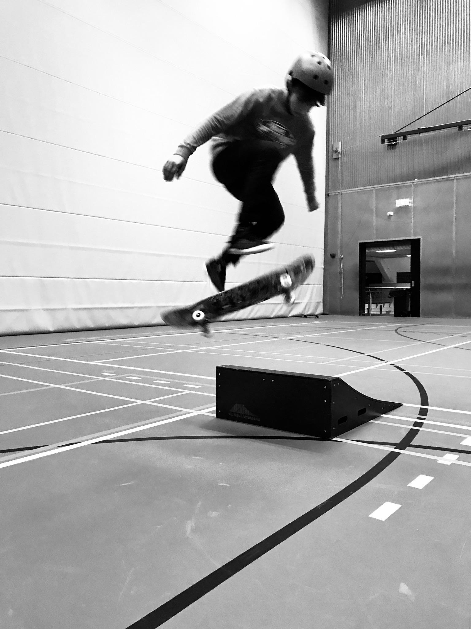 Learning to #skate at school | Scrolller