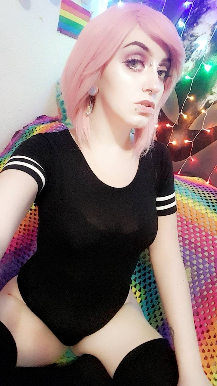 Leave your wife ♡ | Scrolller