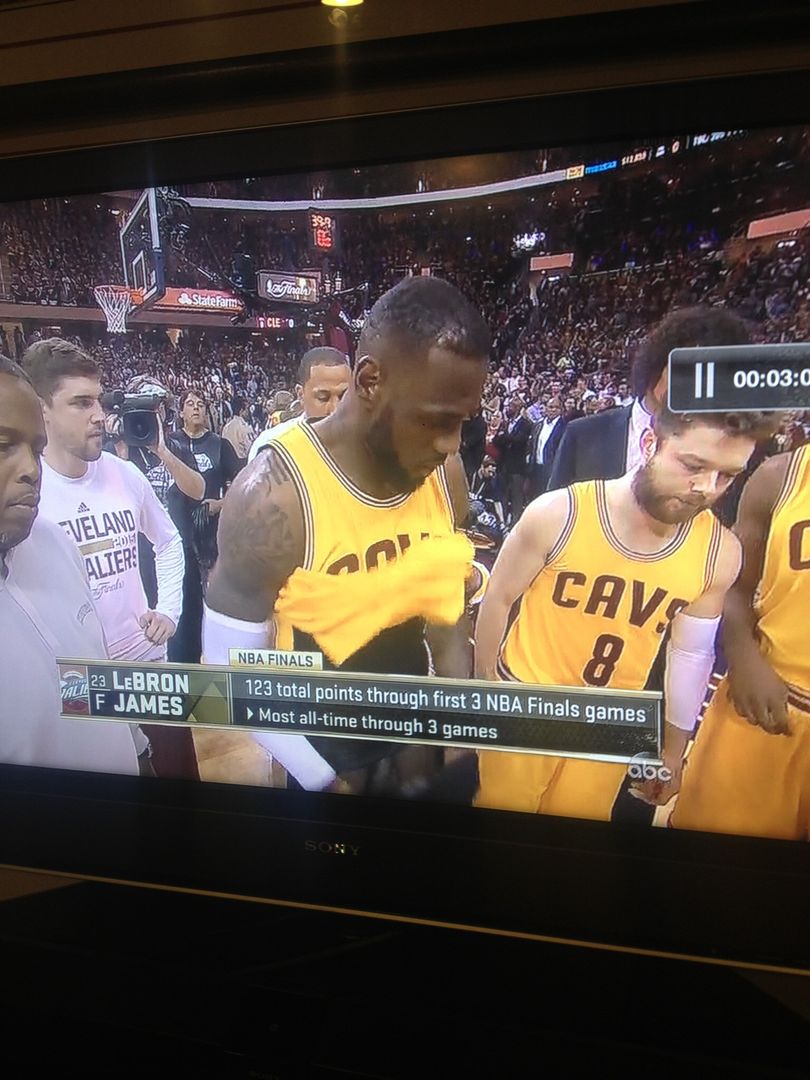 Lebron James flash on ABC (not my imgur link) | Scrolller