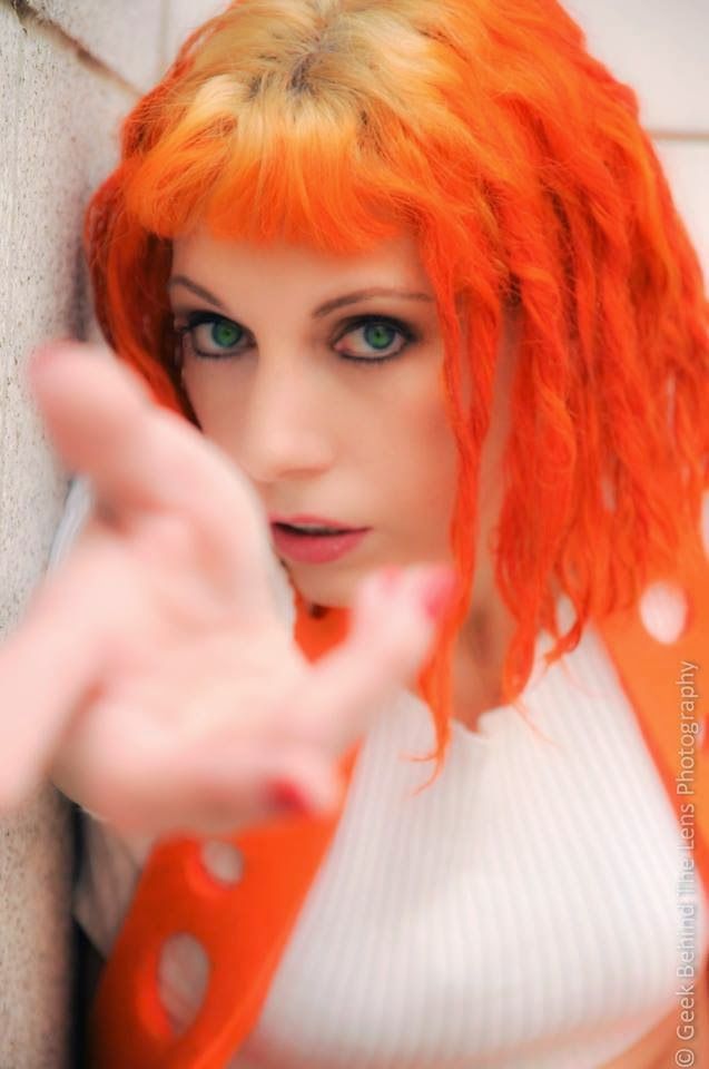 Leeloo reaches | Scrolller