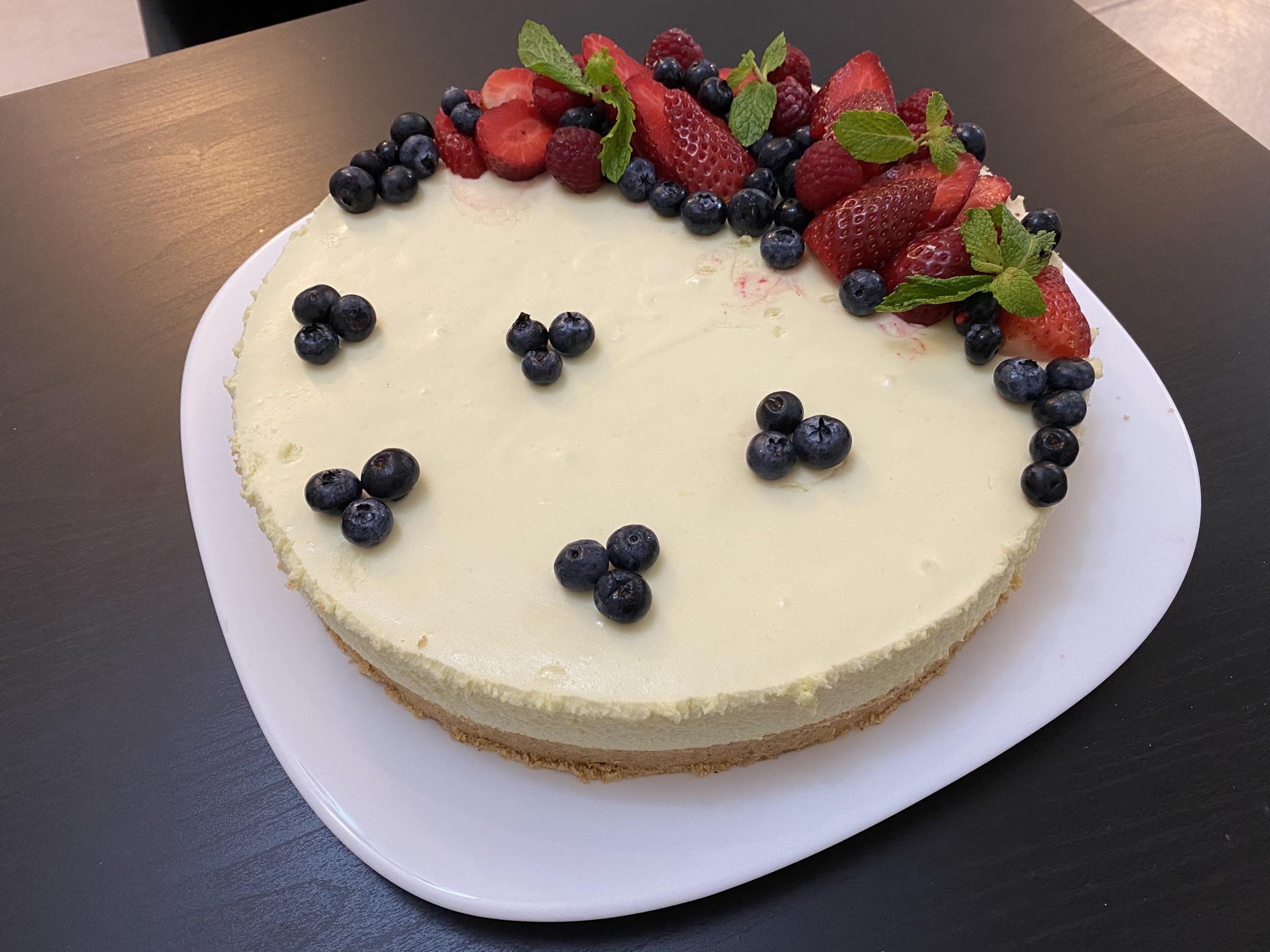 Lemon cheesecake 🍋 | Scrolller