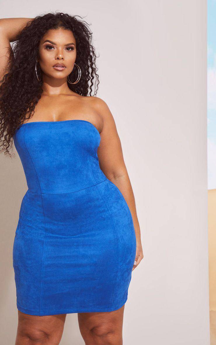 Leslie Sidora In A Sexy Blue Outfit | Scrolller