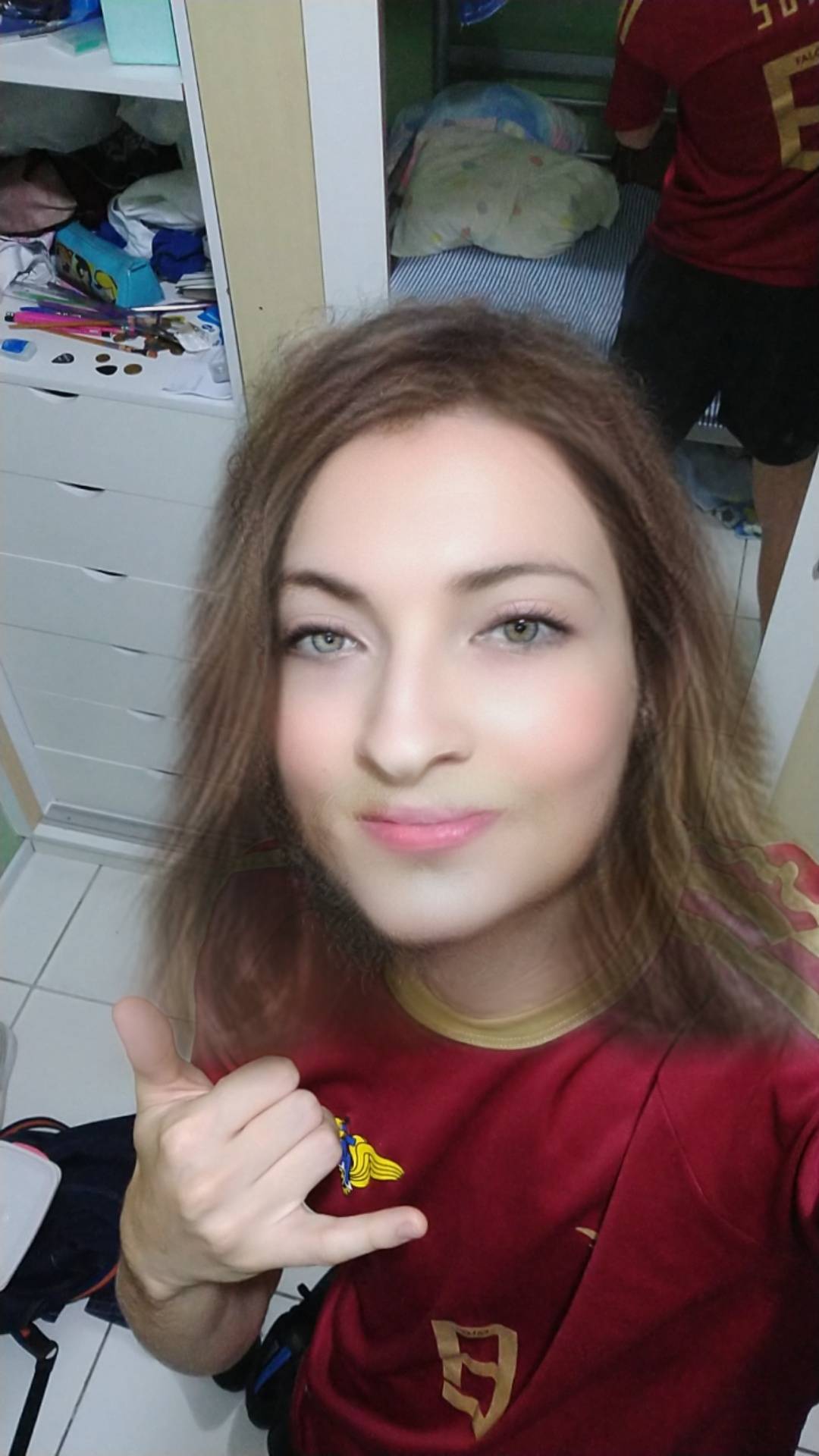 Let 'em hang loose, my dudes | Scrolller