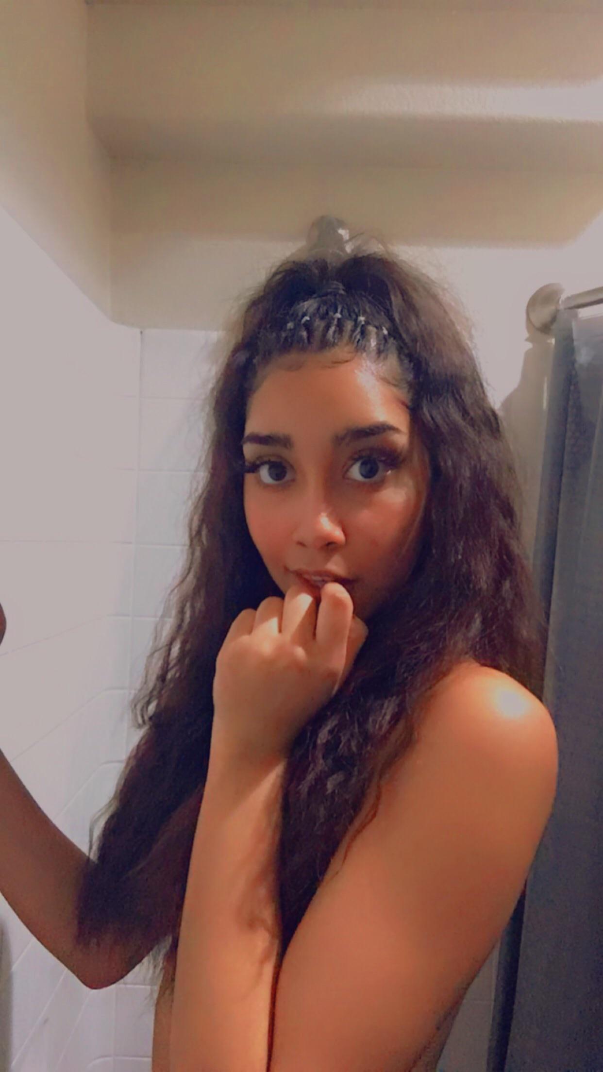 Let play in the shower 🍆💦 | Scrolller