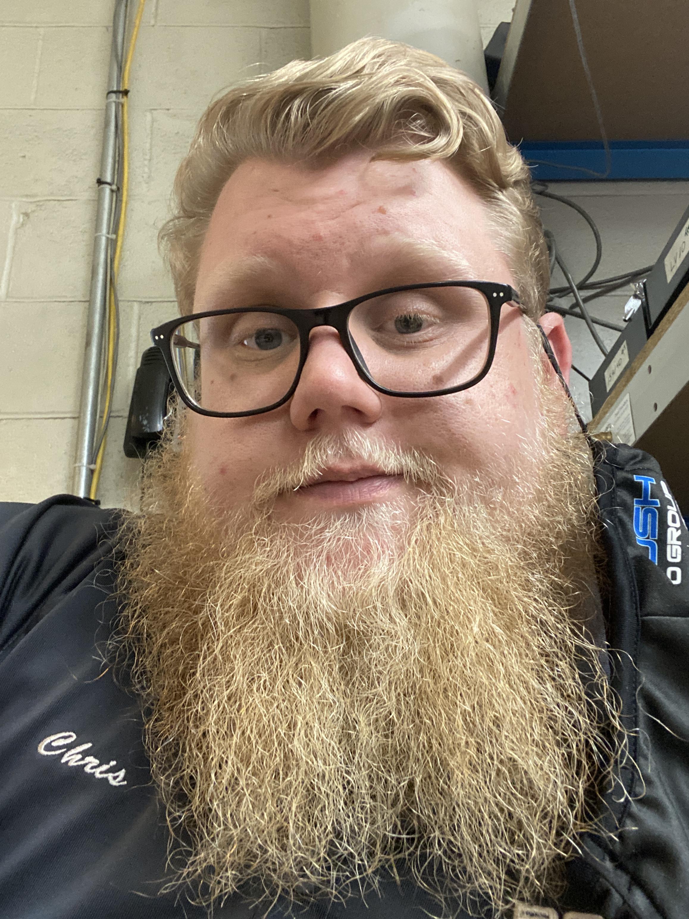 Let the beard free from the mask | Scrolller