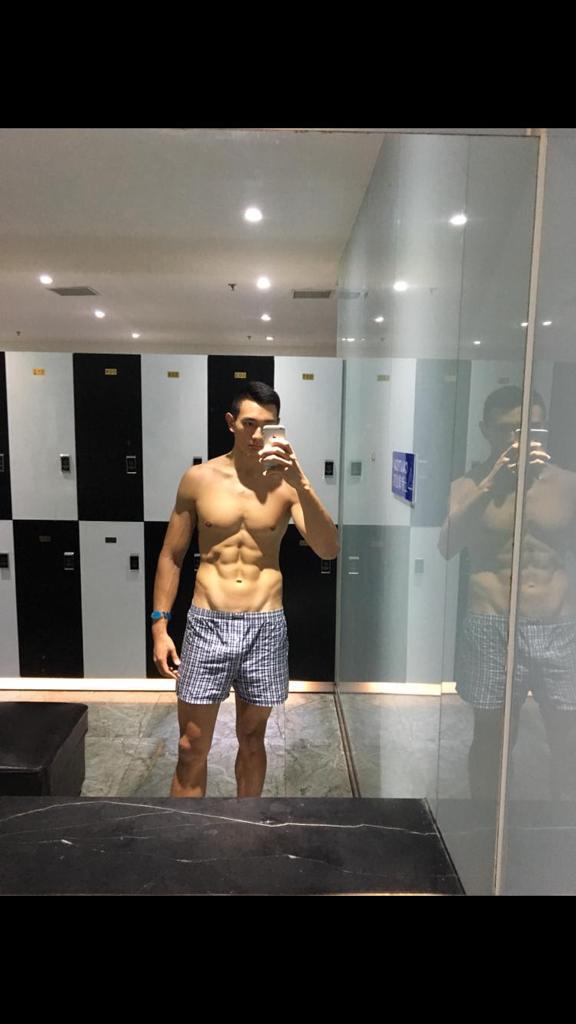 Have fun with an uncut hung 😉 | Scrolller