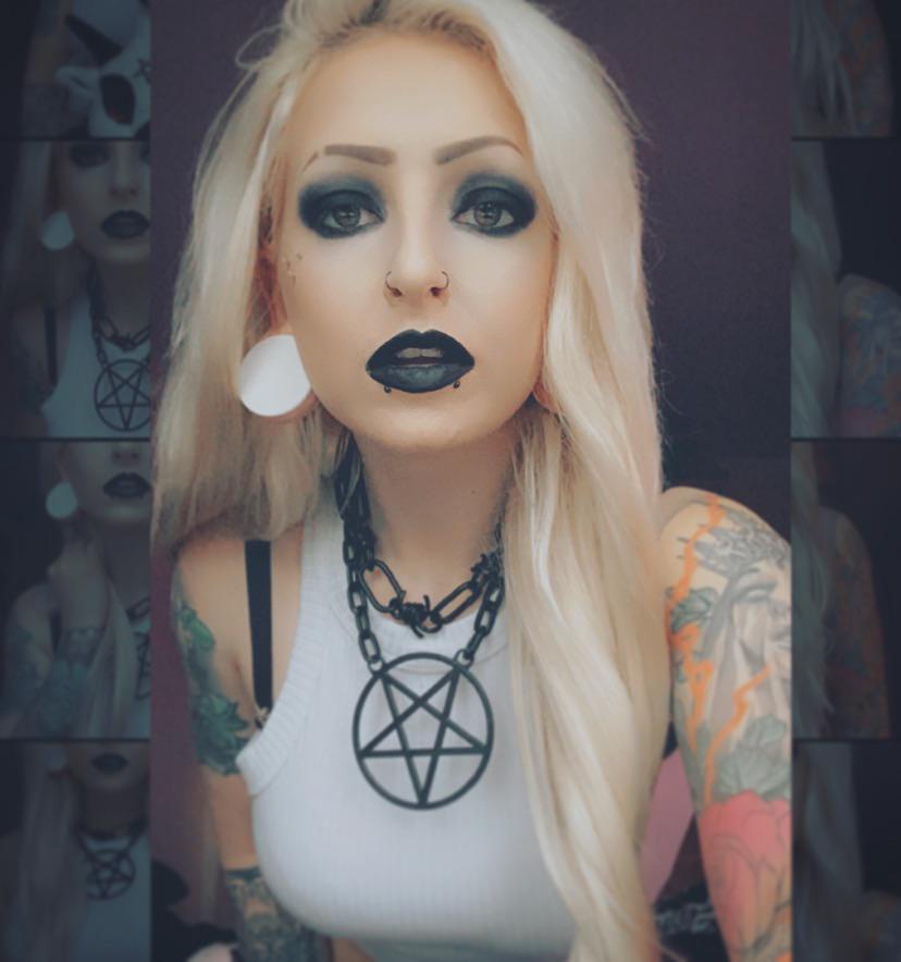 Light Goth | Scrolller