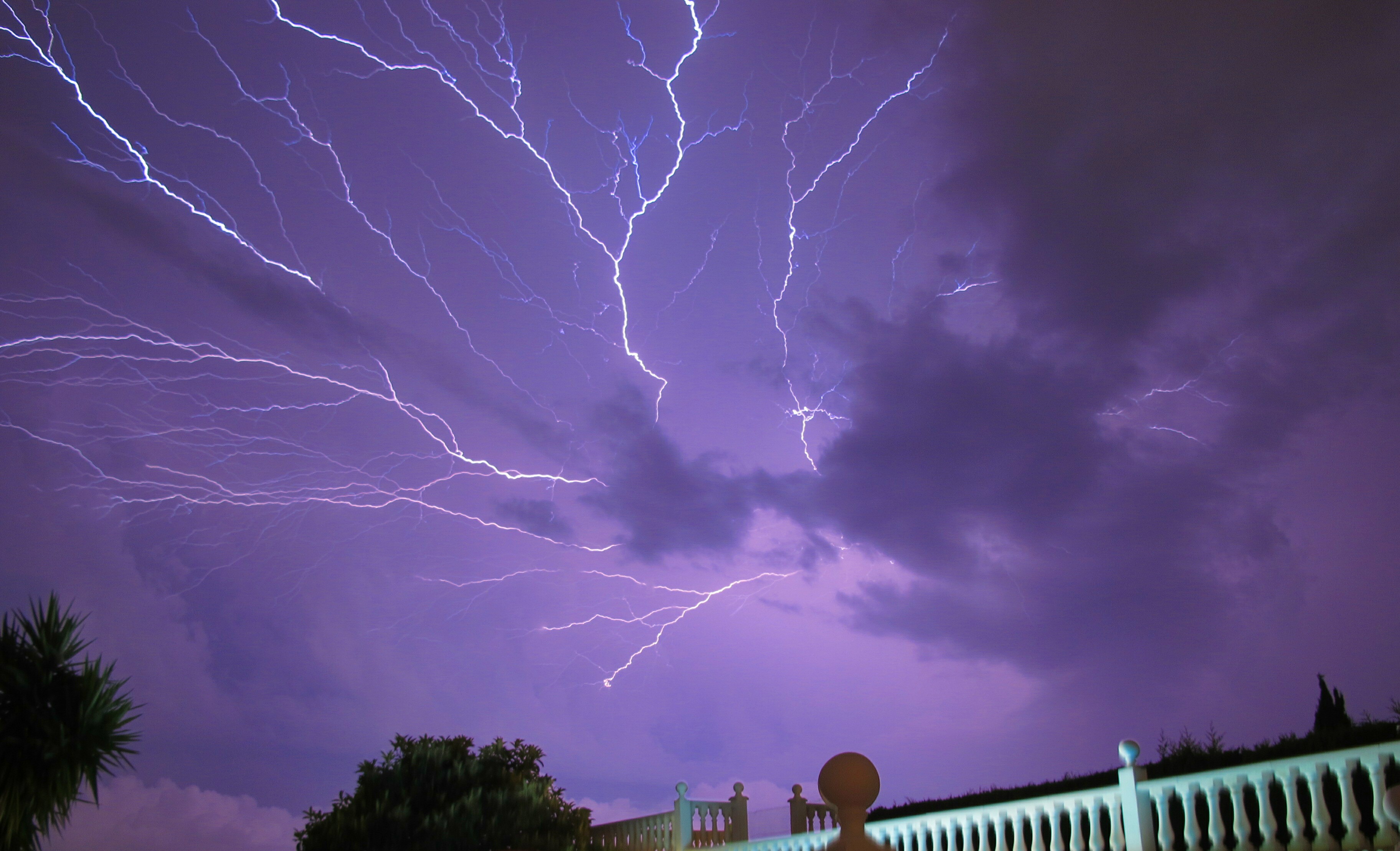 Lightning capture on holiday in Spain in 2010. I've never managed to photograph lightning before ...