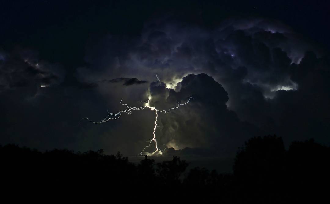 Lightning in the Northern Territory, Australia. [OC][2956x1825] | Scrolller