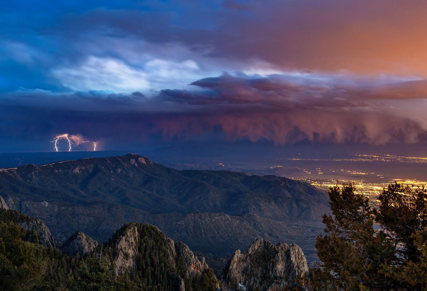 🔥 Lightning strikes from cloud cover above Albuquerque. 🔥 | Scrolller