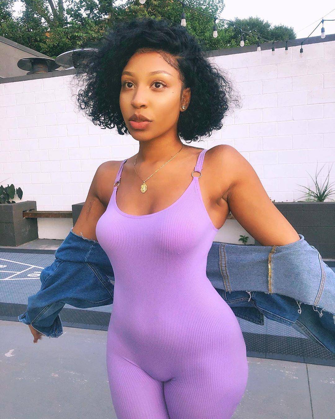 lightskinkim | Scrolller