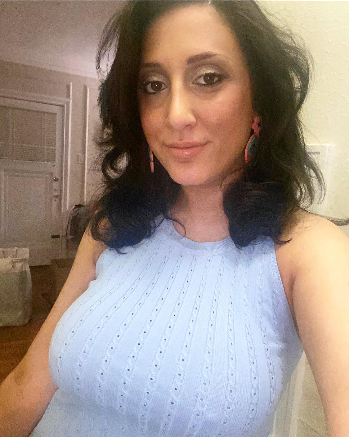 Like my eyes? (26f) | Scrolller