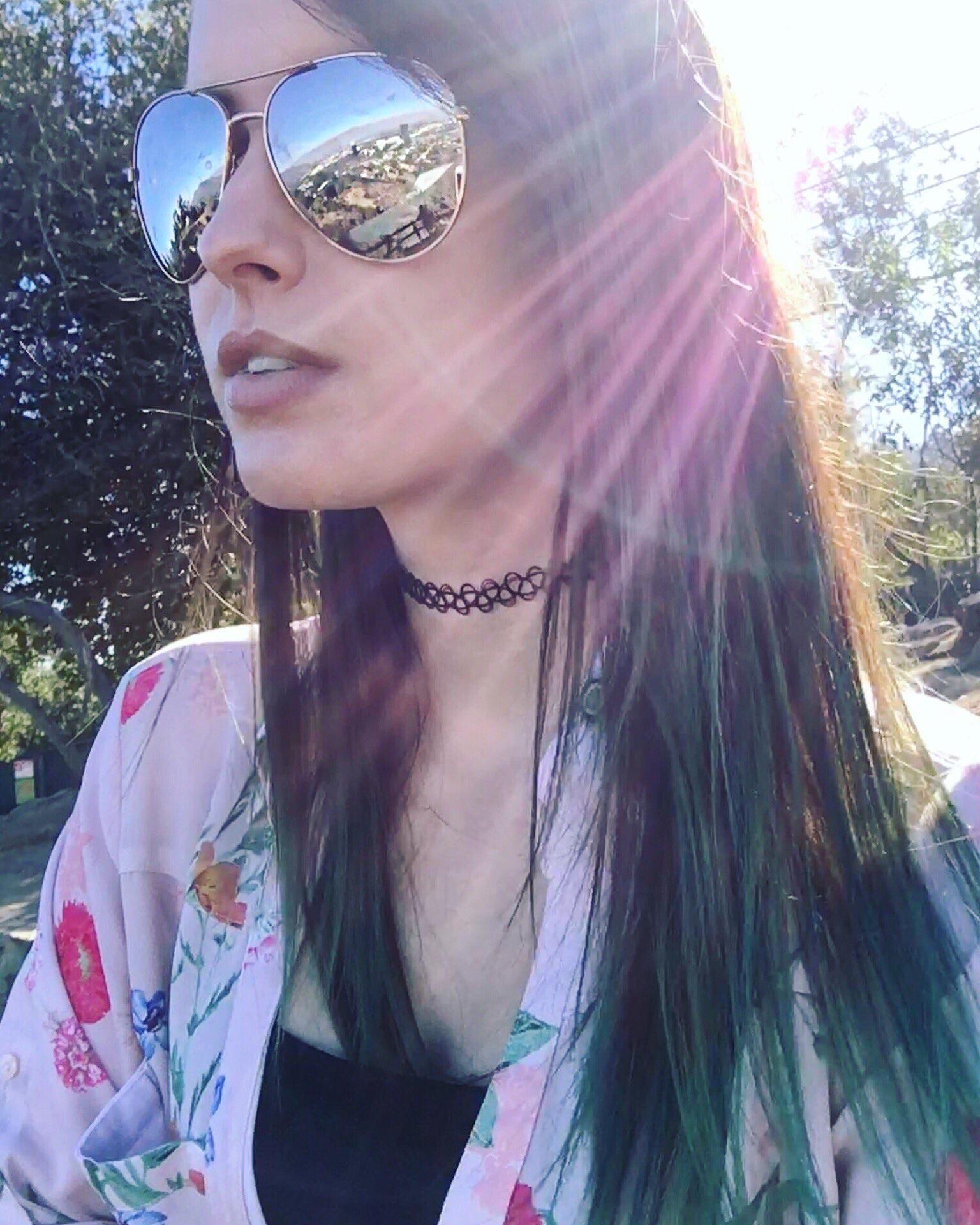 🏙😛🌺 lil bean, big city 🌺😛🏙 | Scrolller