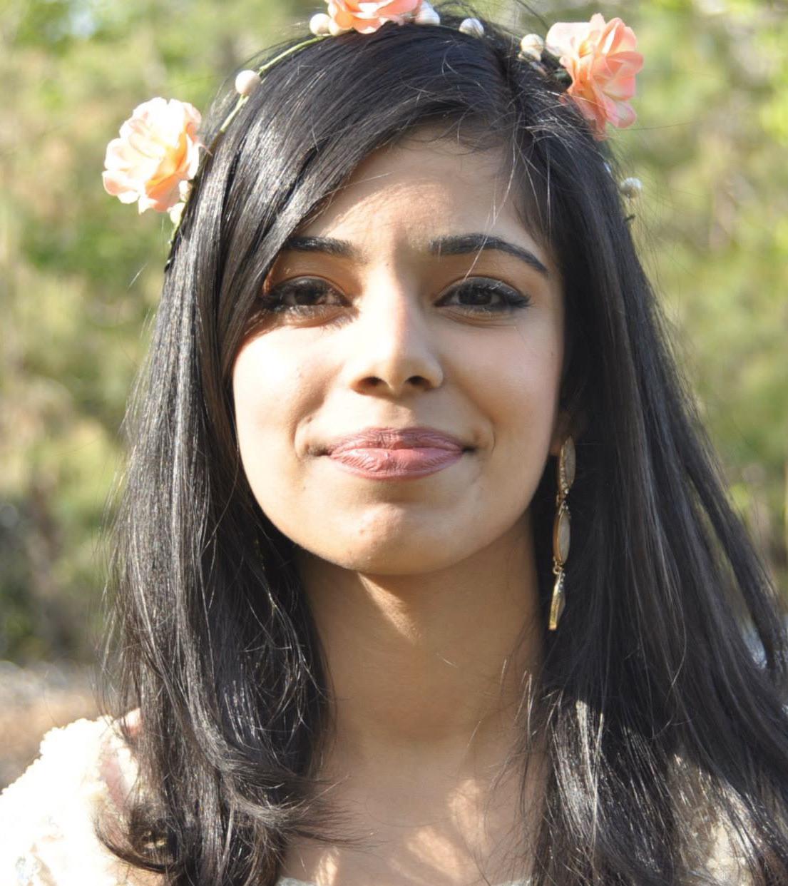 Lil sister just turned 18 and is ready to be worshipped | Scrolller