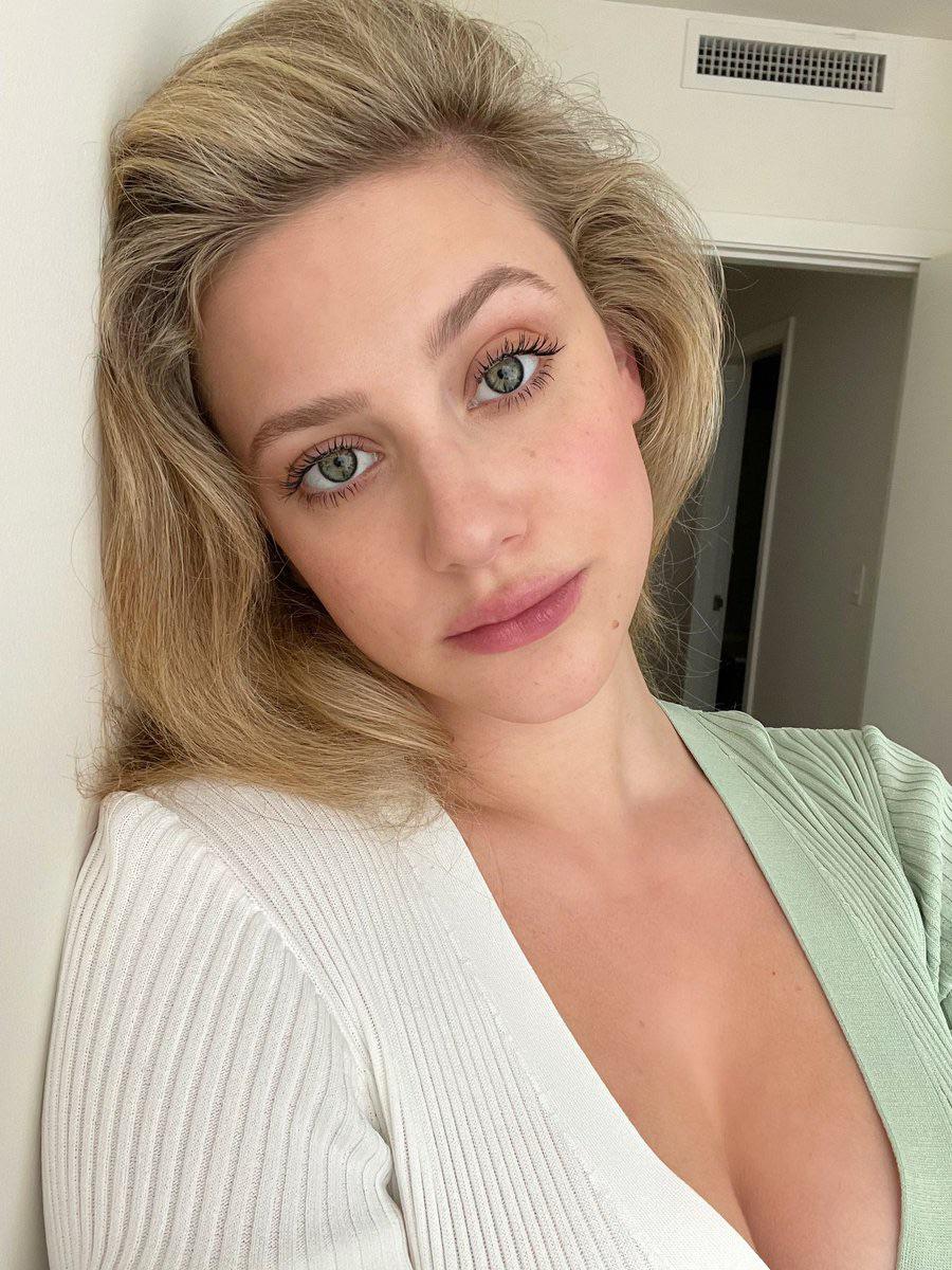 Lili Reinhart is practically begging for it with those eyes | Scrolller