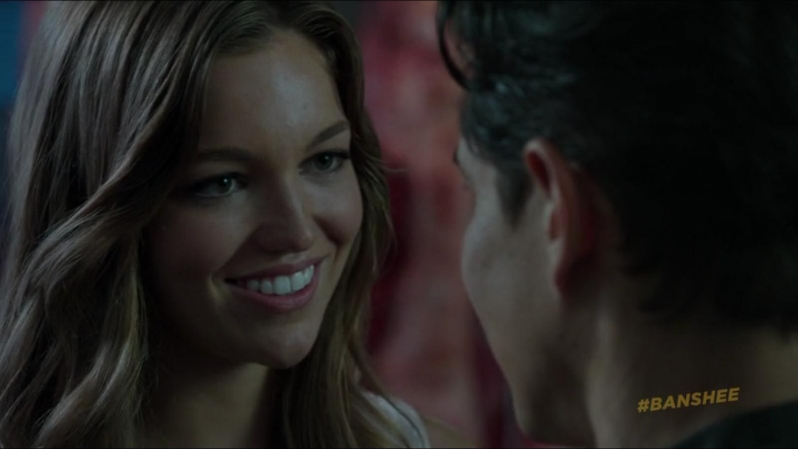 Lili Simmons Scrolller