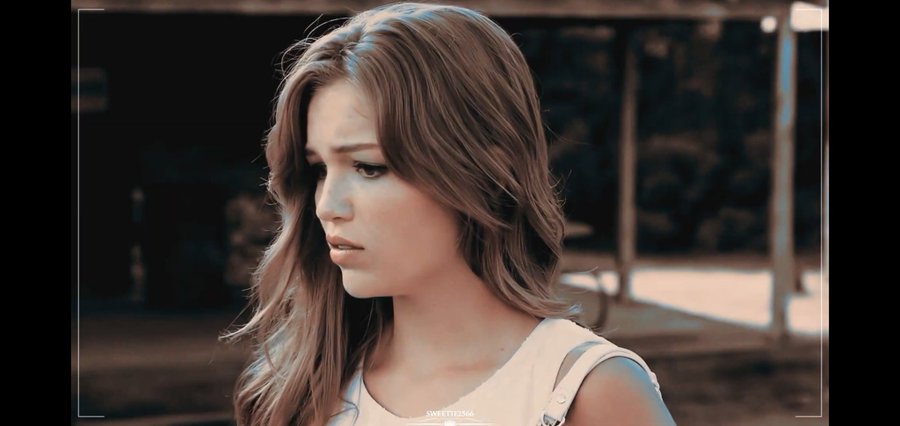 lili simmons | Scrolller